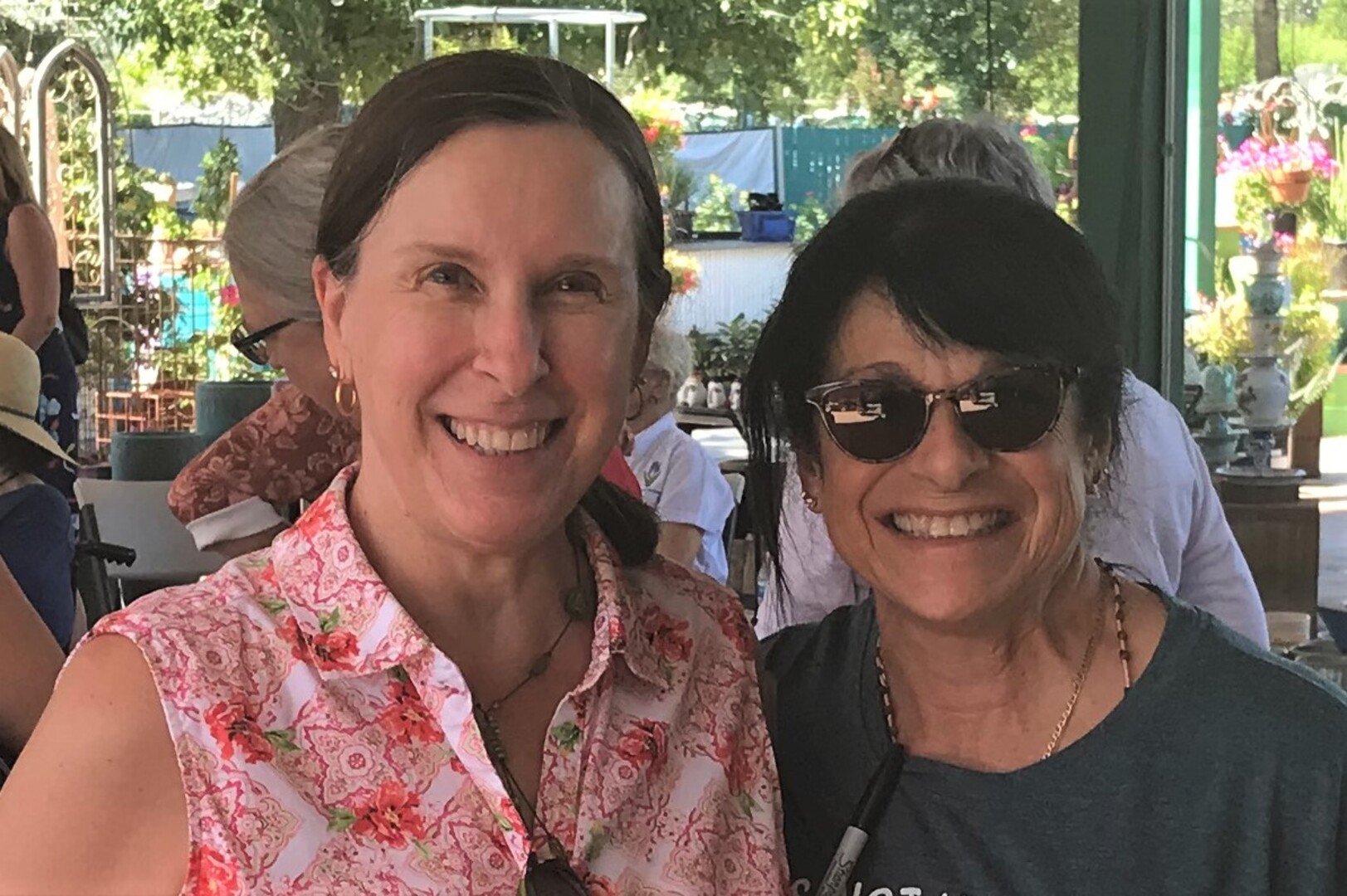 Photo Gallery - TAIS 2022 Annual Iris Rhizome Sale